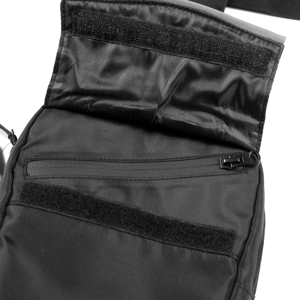 Reflective Leg Bag – WH05DAT